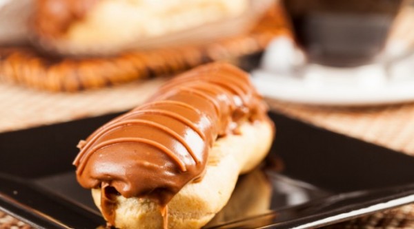 Eclair au chocolat avec glaçage choco/caramel. - Pause Gourmande